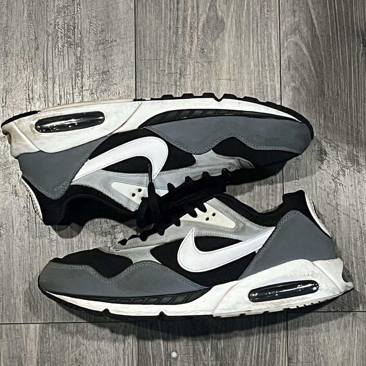 2000s Nike Air Max 6 black and white trainers - Depop