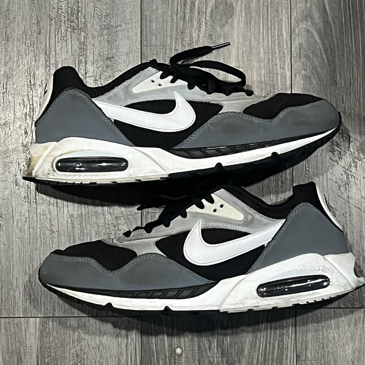 2000s Nike Air Max 6 black and white trainers - Depop