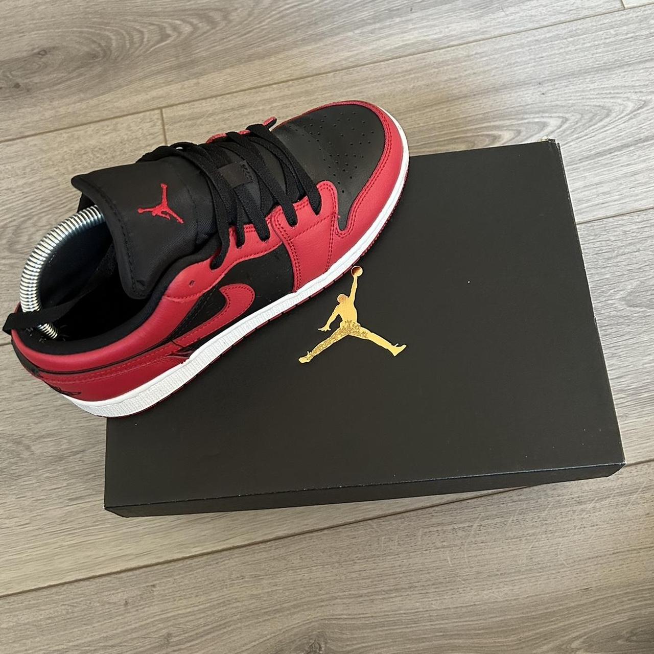 Nike Men's Red and Black Trainers | Depop