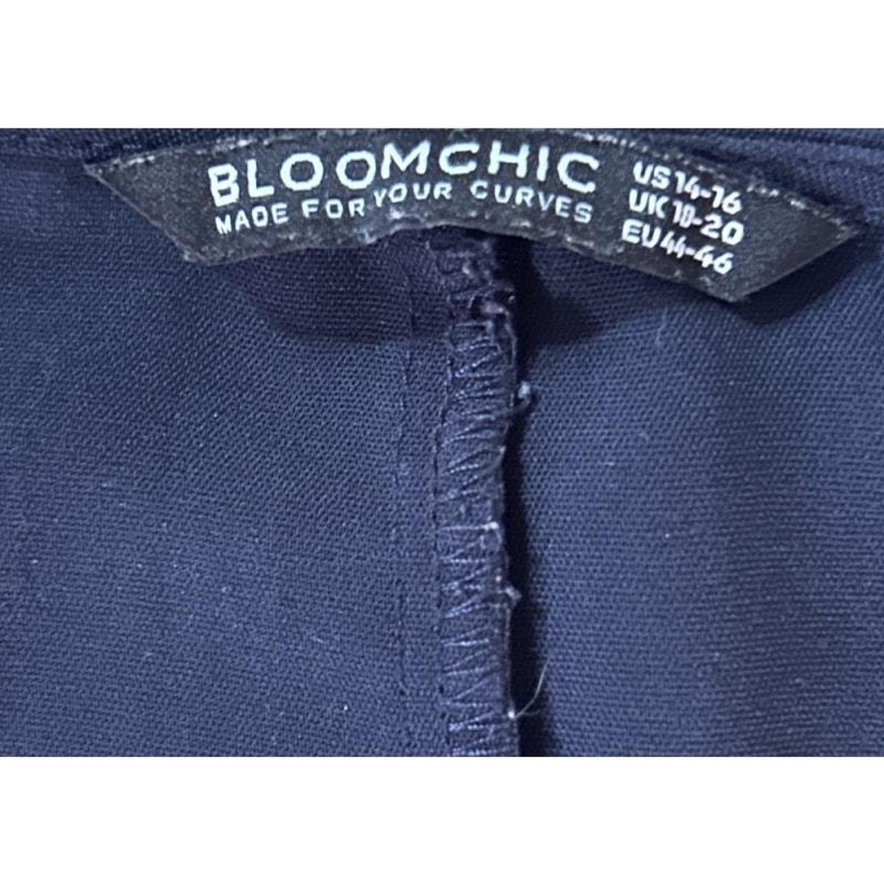 Bloomchic Women's 14/16 Navy Blue V-Neck Long Sleeve... - Depop