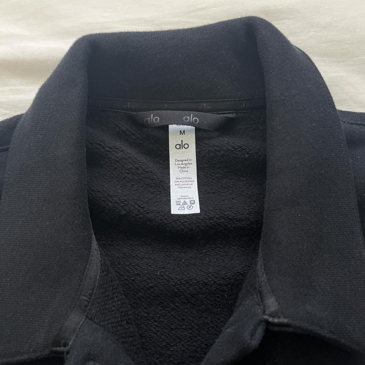 ALO yoga Renown Cropped Button Up Super in black... - Depop