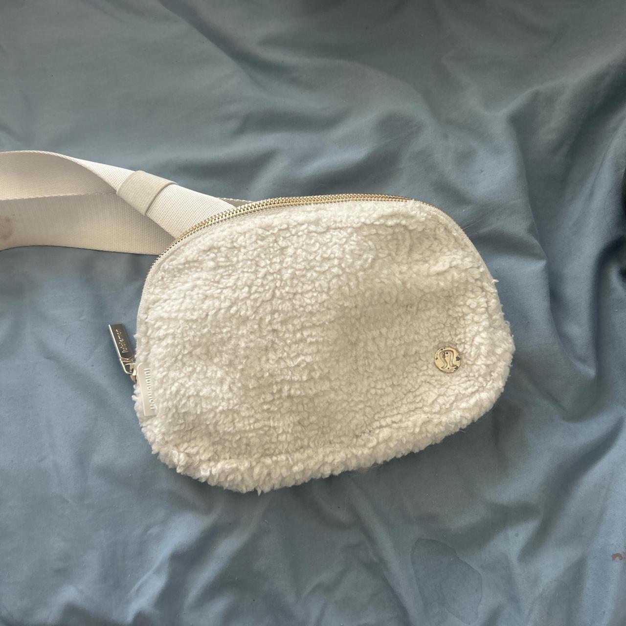 Lululemon white fluffy belt bag Worn 4 times - Depop