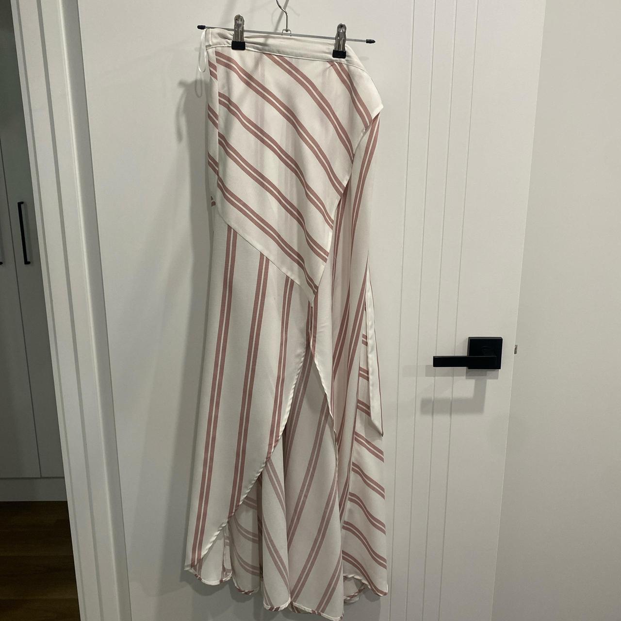 Runaway pink and white skirt size S /8 - Depop