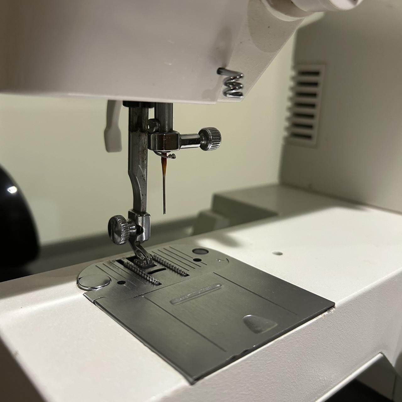 Vintage 2517 Singer White Sewing Machine. Pre-Owned,... | Depop