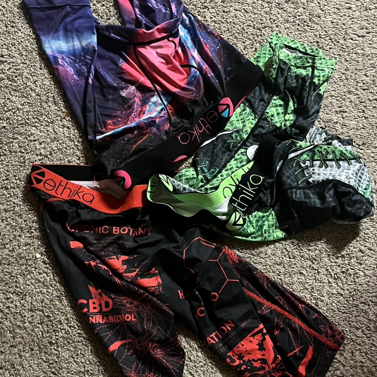 3 ethikas - Depop