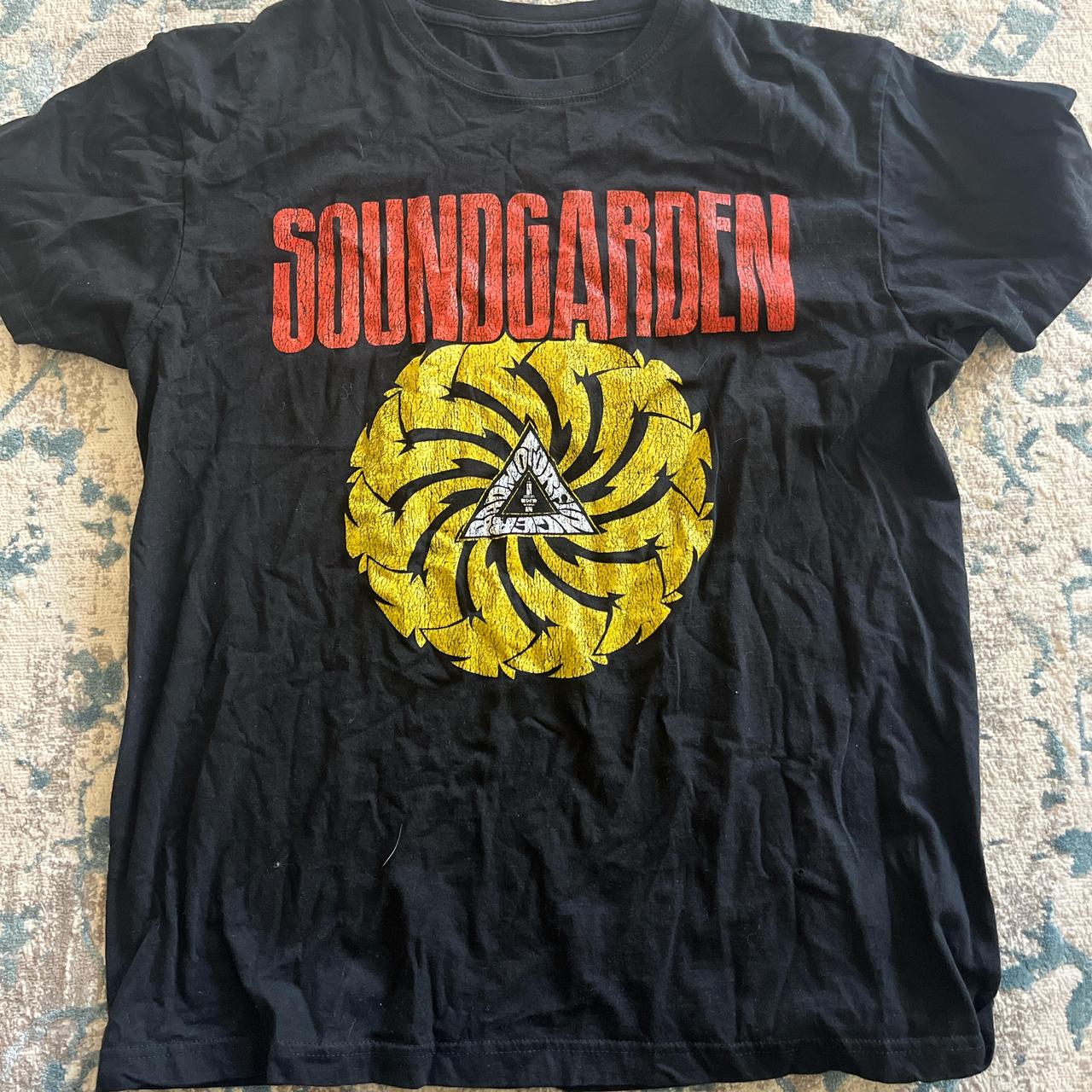 Black and yellow Soundgarden band tee | Depop