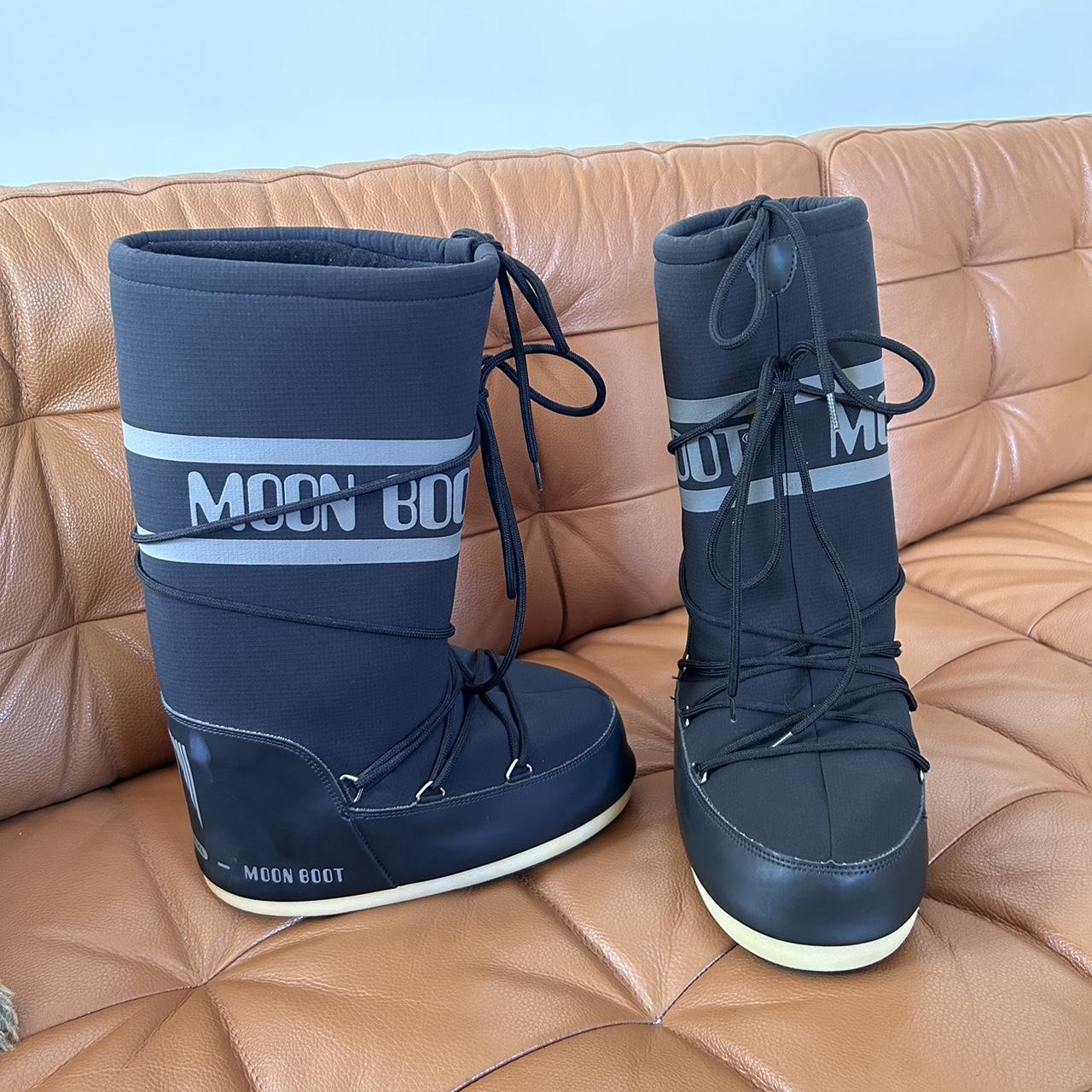 Moon Boot high ankle snow boots - Depop