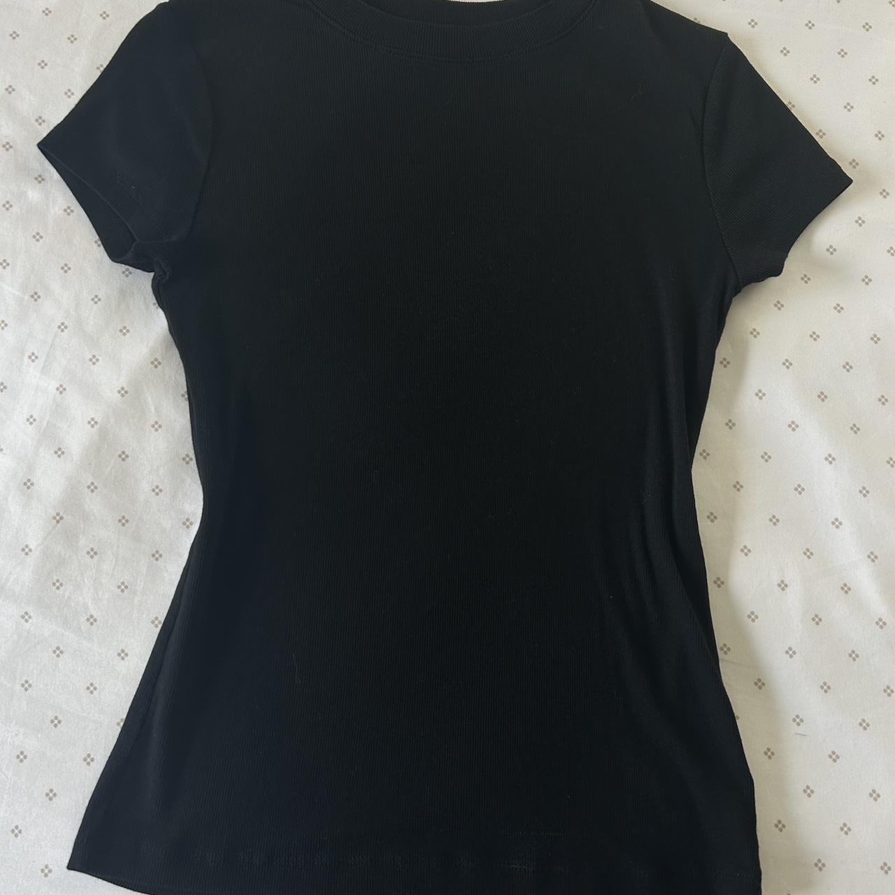 ~Black basic top ~Ribbed ~Small - Depop