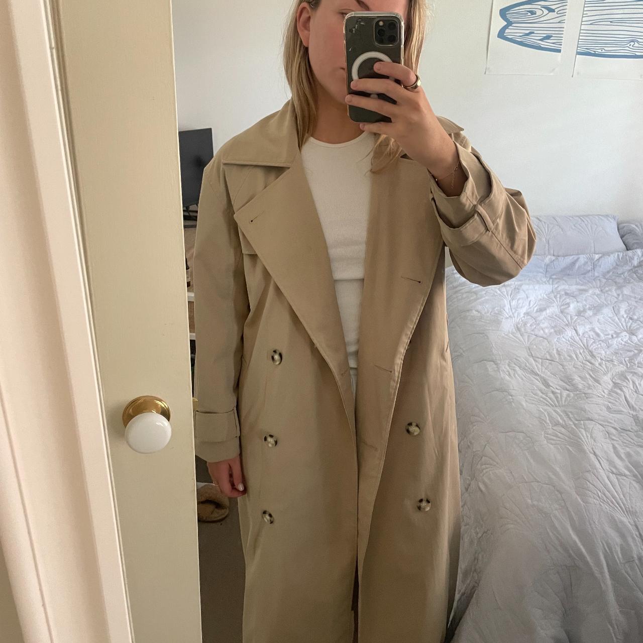 Glassons trench coat (looks far more expensive than... - Depop