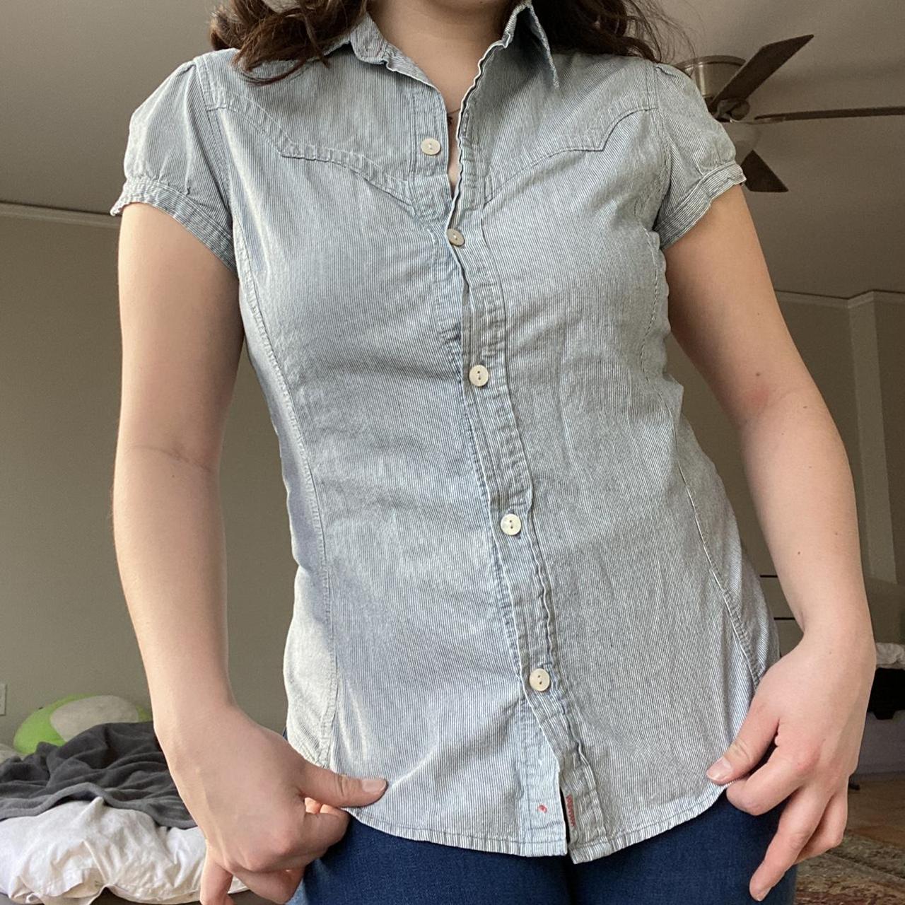 Very cute pinstripe button up from gap - Depop