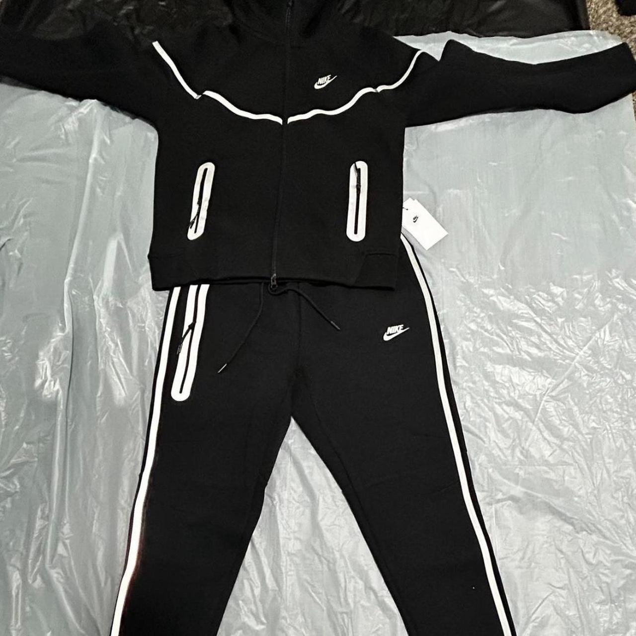 brand new selling whole nike tech set Size L FITS... | Depop