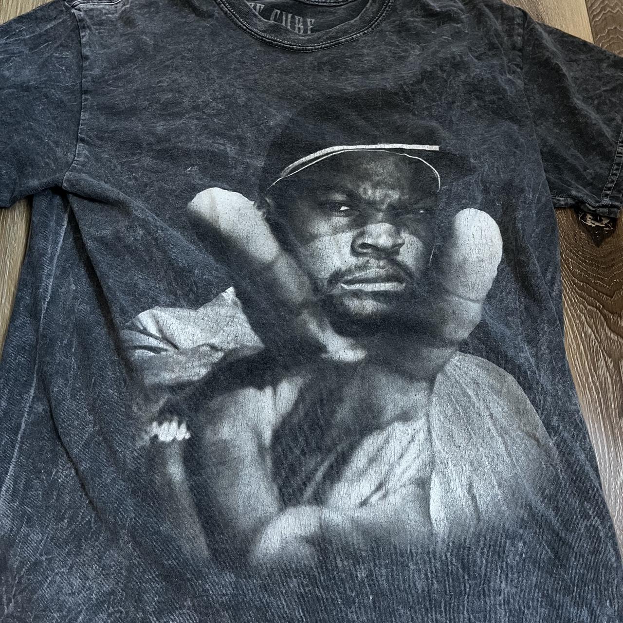 ice cube graphic tee medium - Depop