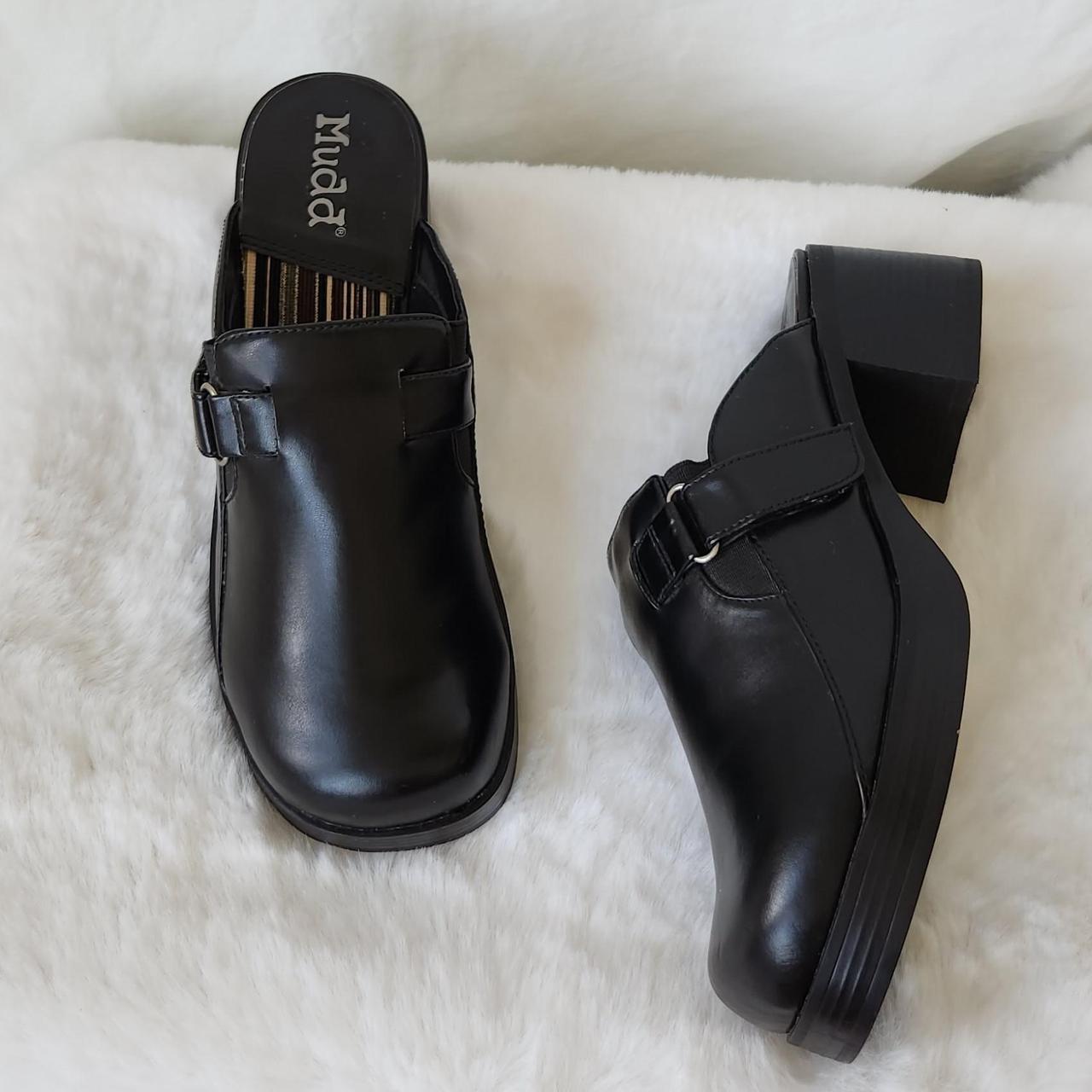 Perfect Y2K block heel, chunky Mudd mules. Excellent... - Depop