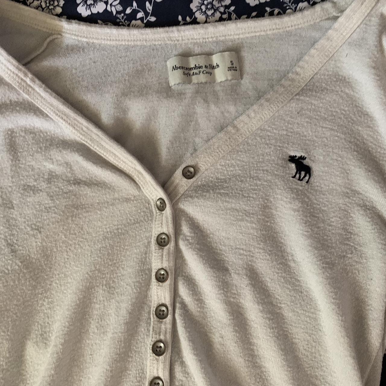 white abercrombie long sleeve - Depop