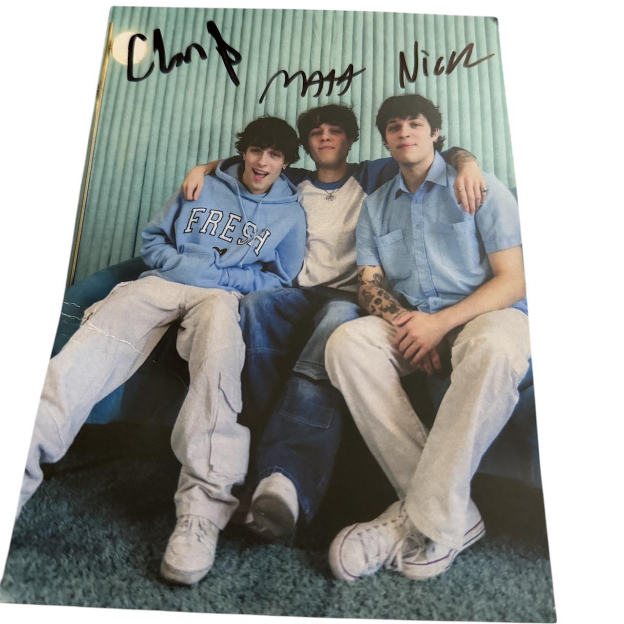 Signed Sturniolo pic ( real ) • smoke free home •... - Depop