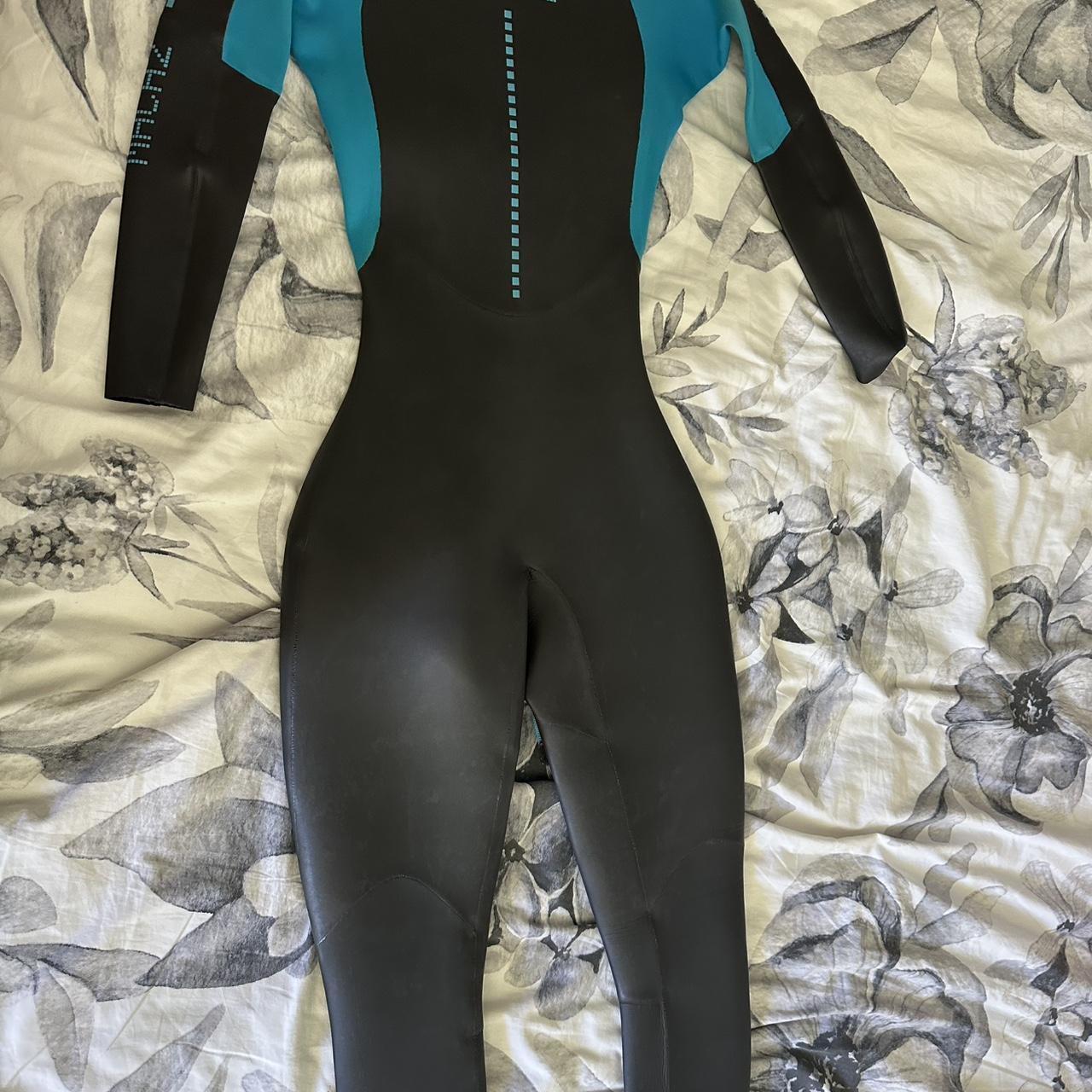 Dare2Tri Mach2 wetsuit. Labelled as female small but... - Depop