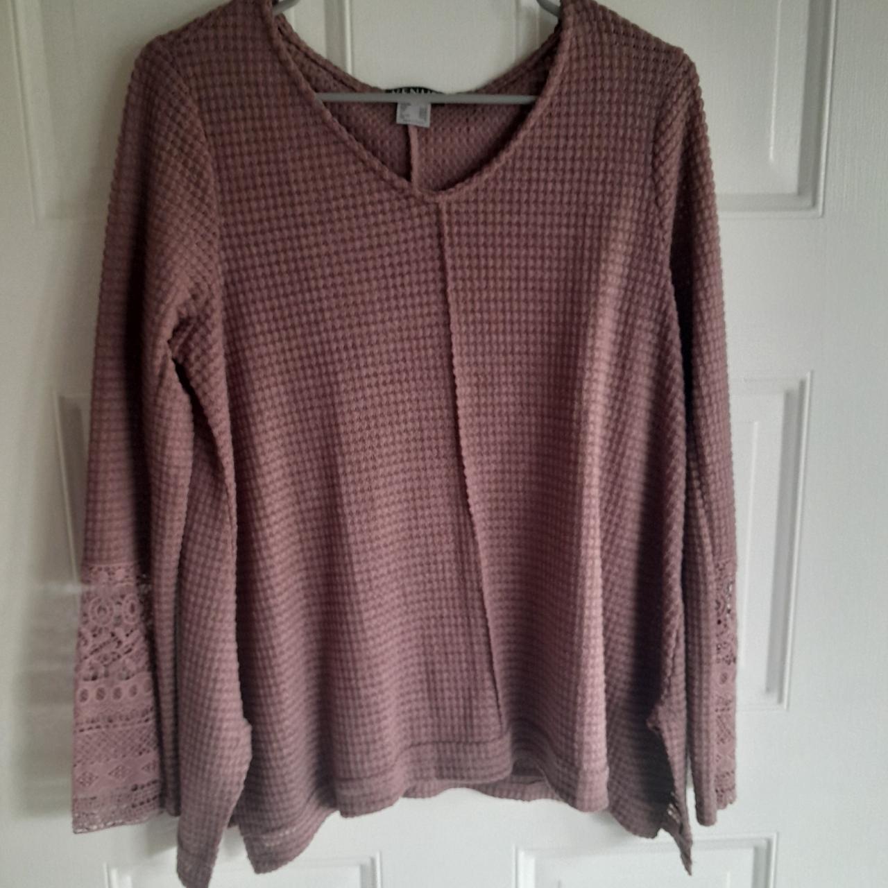 Venus brand women's top with lace sleeves size large - Depop