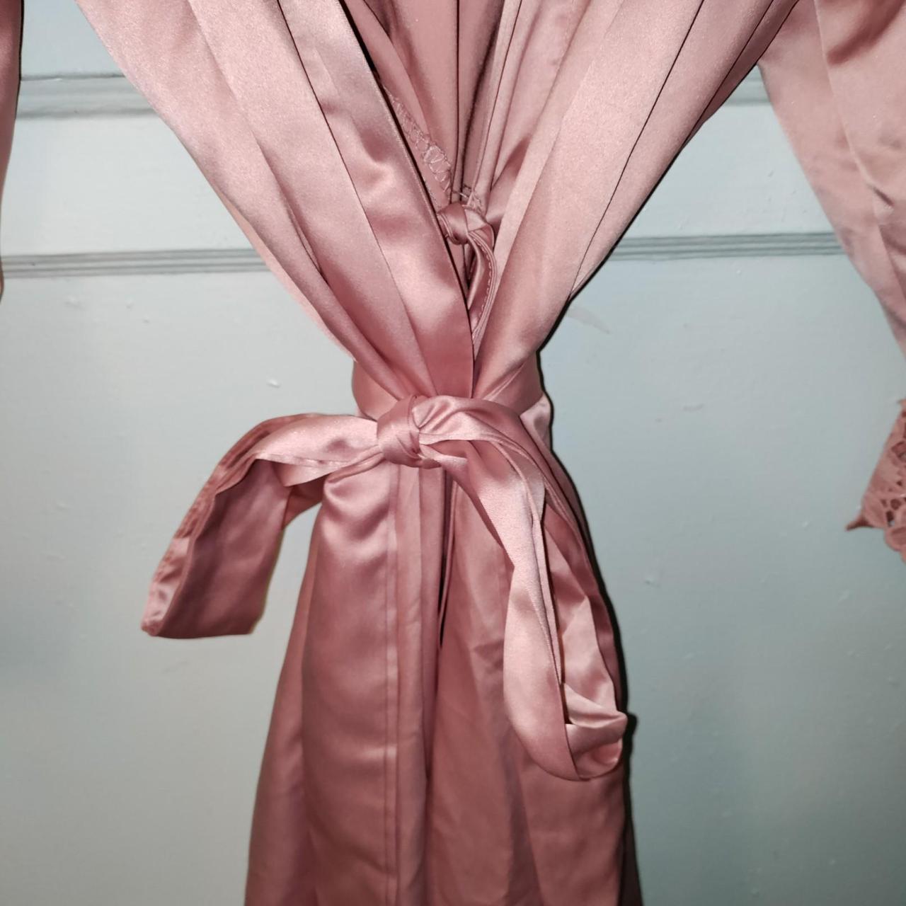 Dusty Rose robe. #silk#sleep.#sexy#rose#fun - Depop