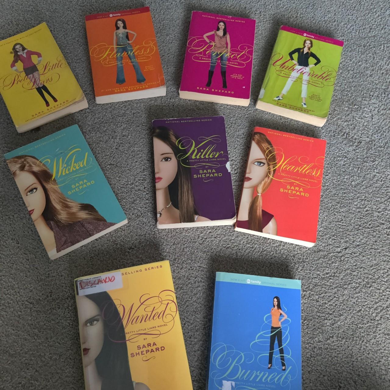 The pretty Little liars book series 9 books total... - Depop