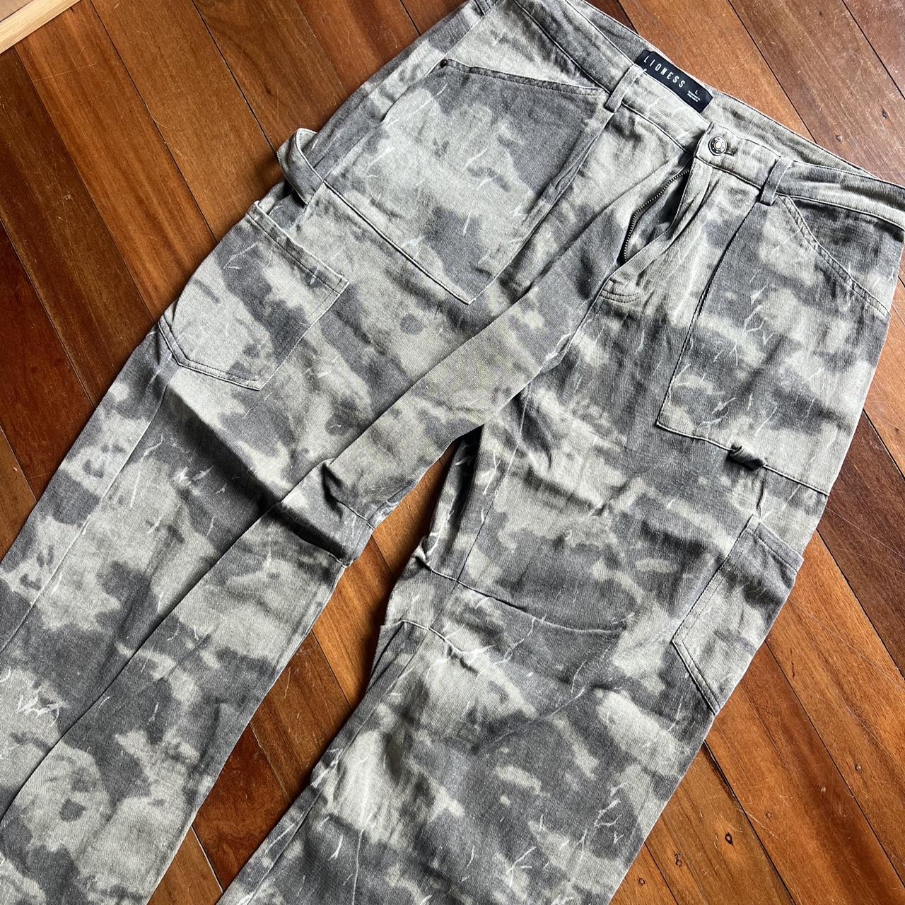 Lioness Camo Pants size L. Absolute perfect... | Depop
