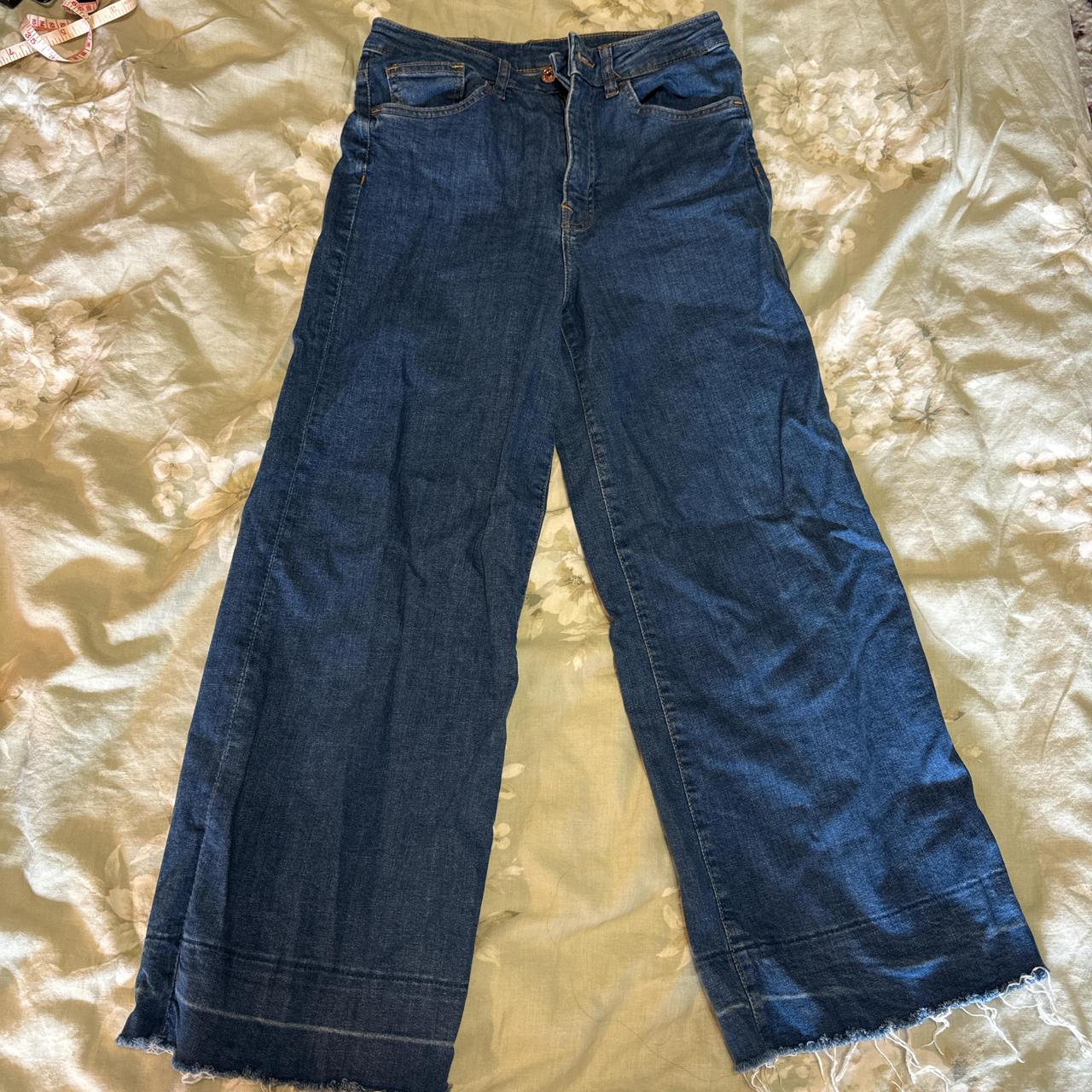 Raw hem. 26 inch waist, 24 inch inseam. | Depop