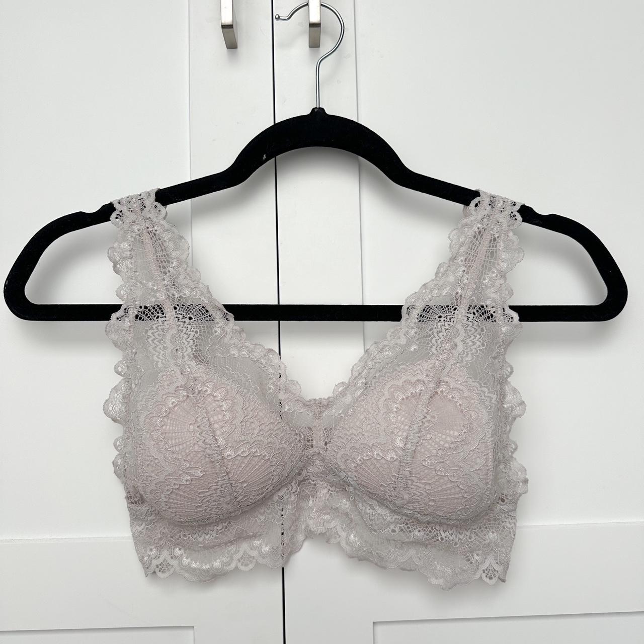 small ivory laced detailed bra adorable bra to layer! - Depop