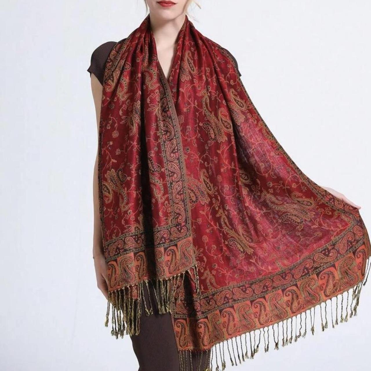 Beautiful pashmina like scarf Message before buying... - Depop