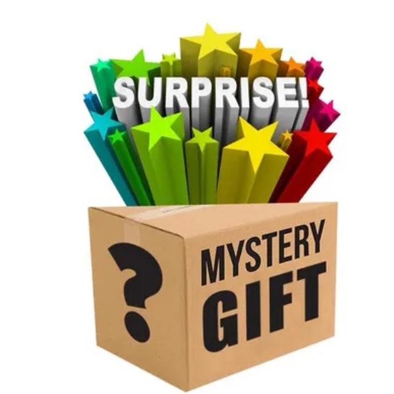4 PIECE MYSTERY BUNDLE +1 Sweater/hoodie +2 Shirts... - Depop