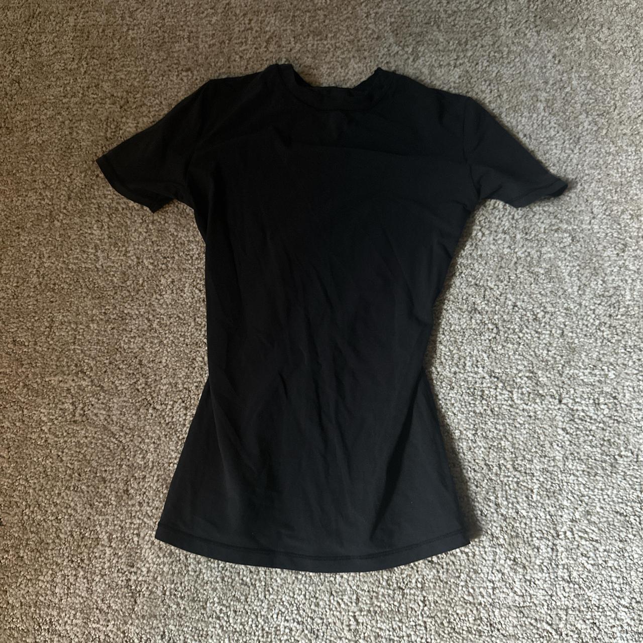 black skims xxs fits everybody tee #skims - Depop