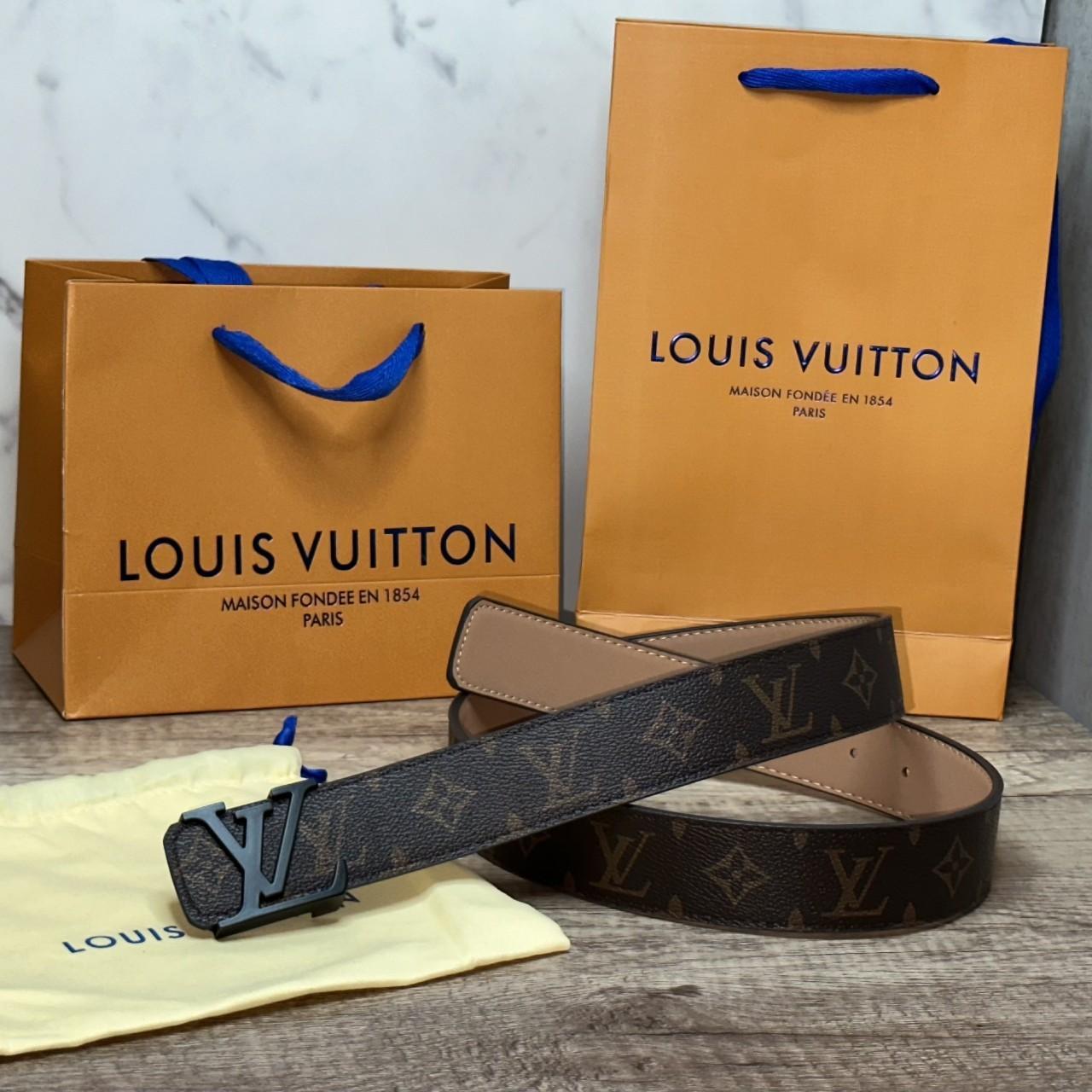 This belt features a buckle,adding a touch of... - Depop