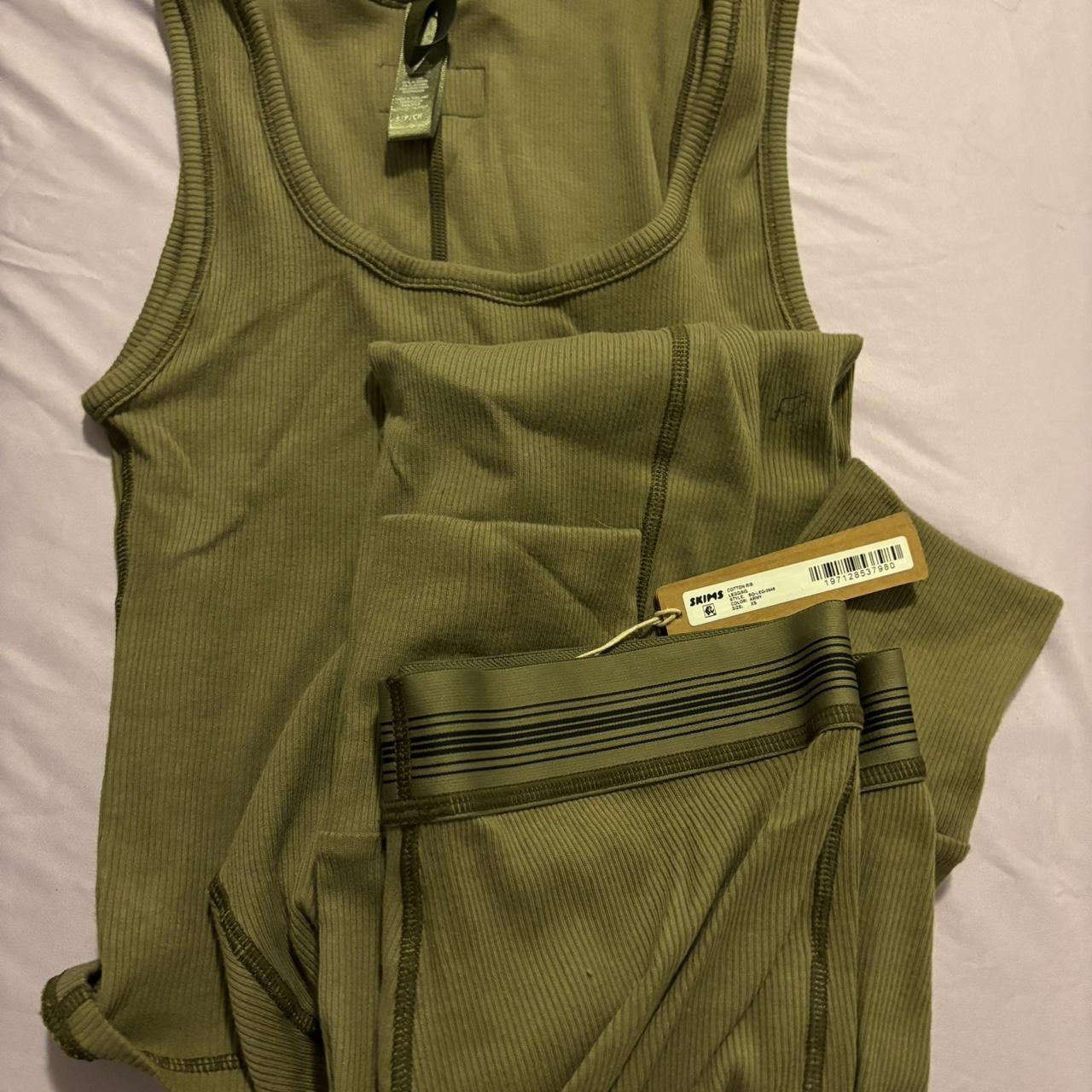 Green skims set - Depop