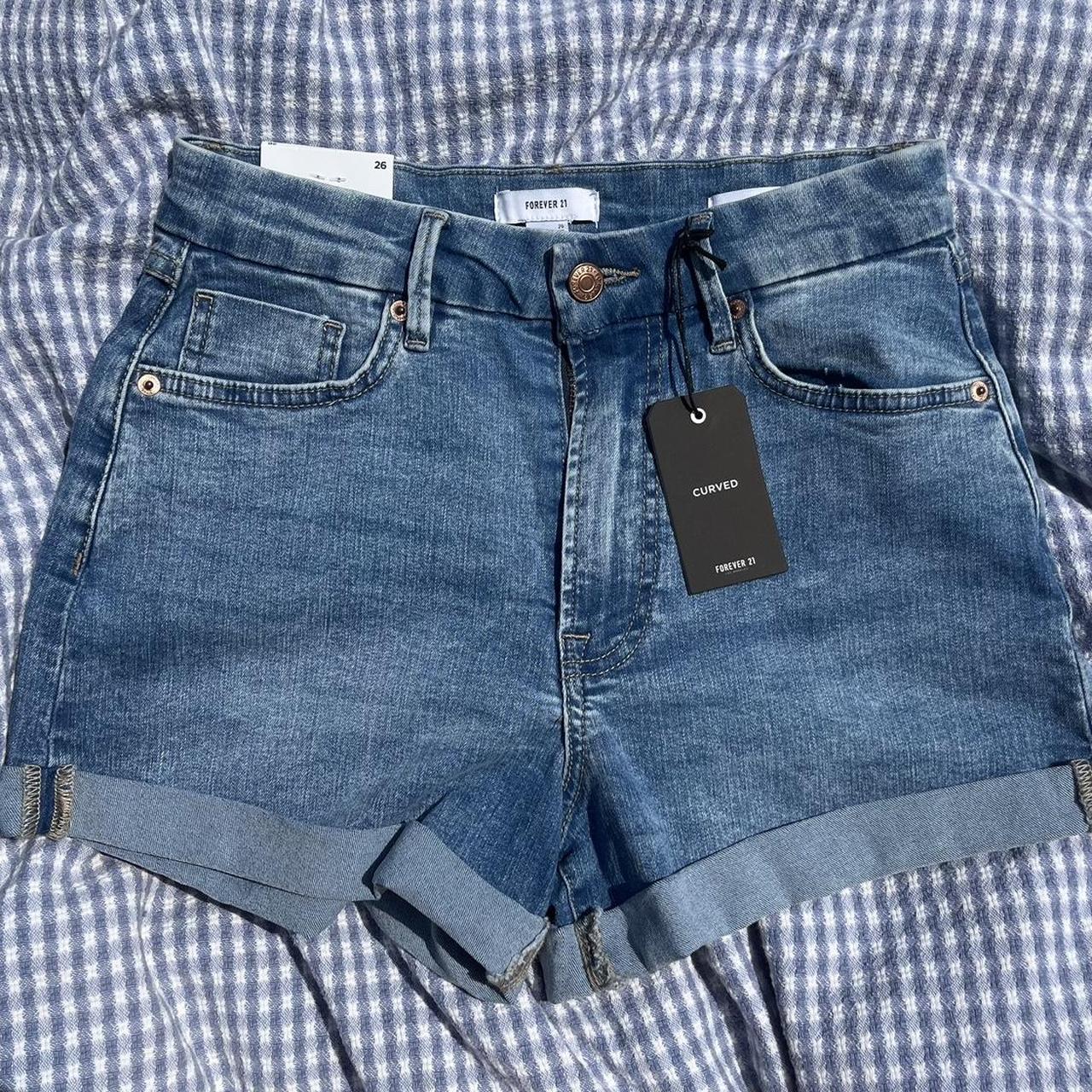 NEW curvy shorts Forever 21 Size 26 (stretchy) - Depop