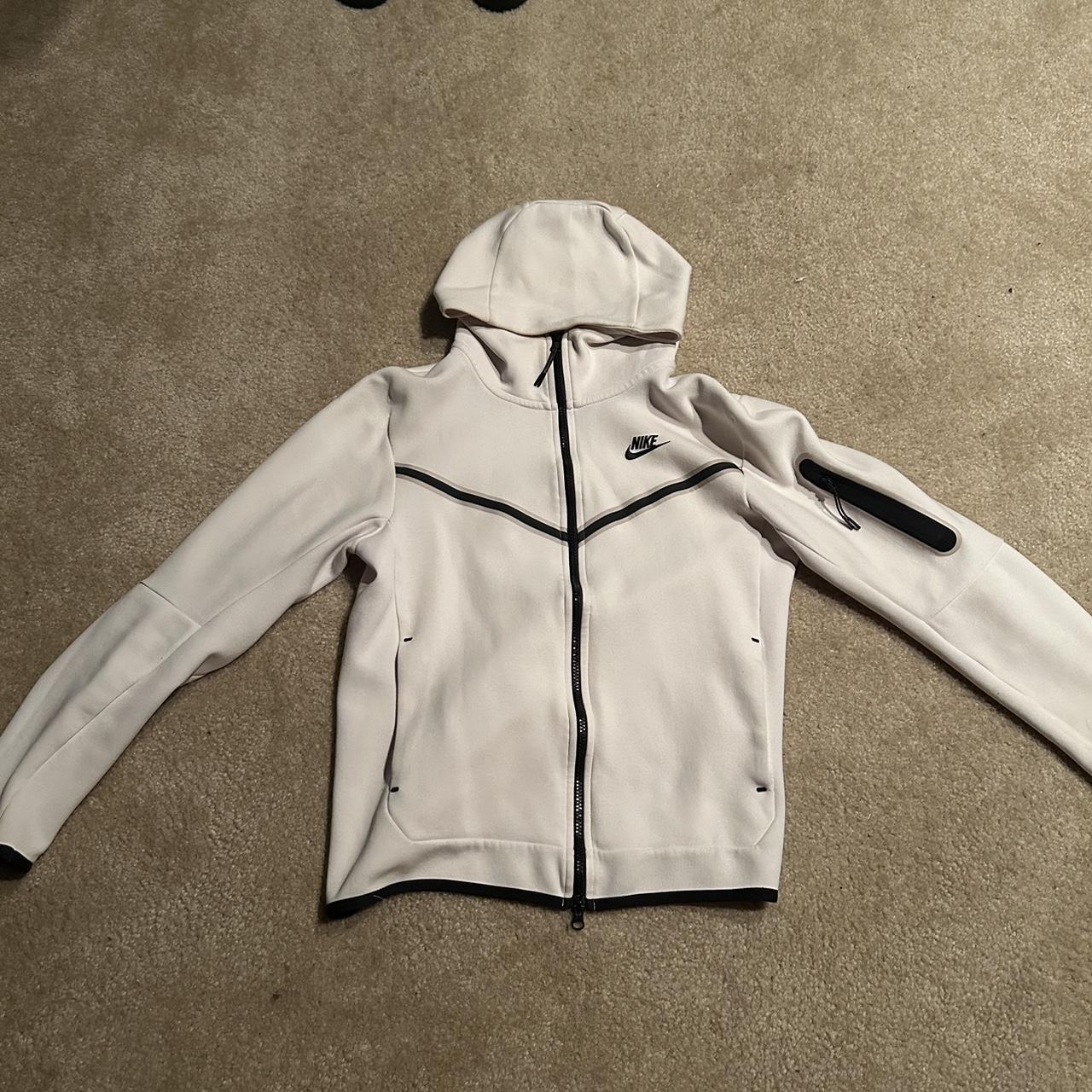 Nike Tech Old Version White Size S - Depop