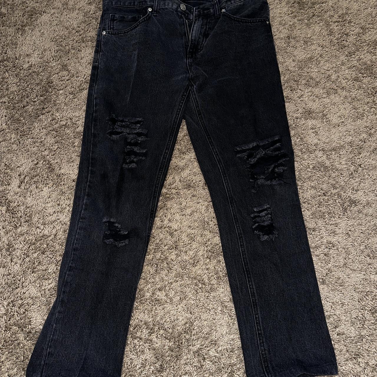 FOREVER 21 RIPPED JEANS SIZE: 31/32 GREAT... | Depop