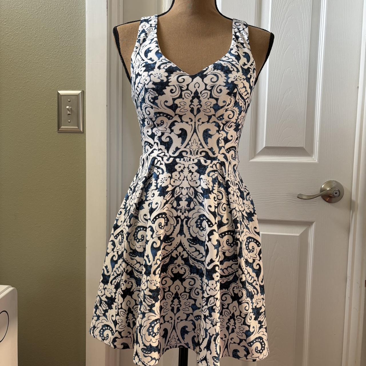 Elegant blue and white patterned short dress by B... - Depop