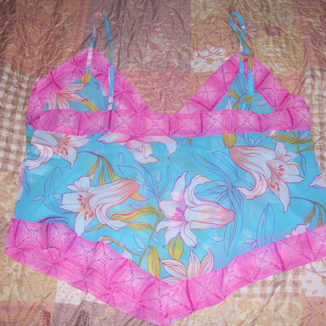 Brand: Valerie Stevens Cute summer floral tank... - Depop