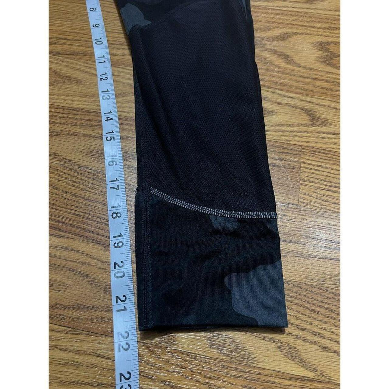 Athleta XS Reflective Black Grey Camo Relay Capri... - Depop