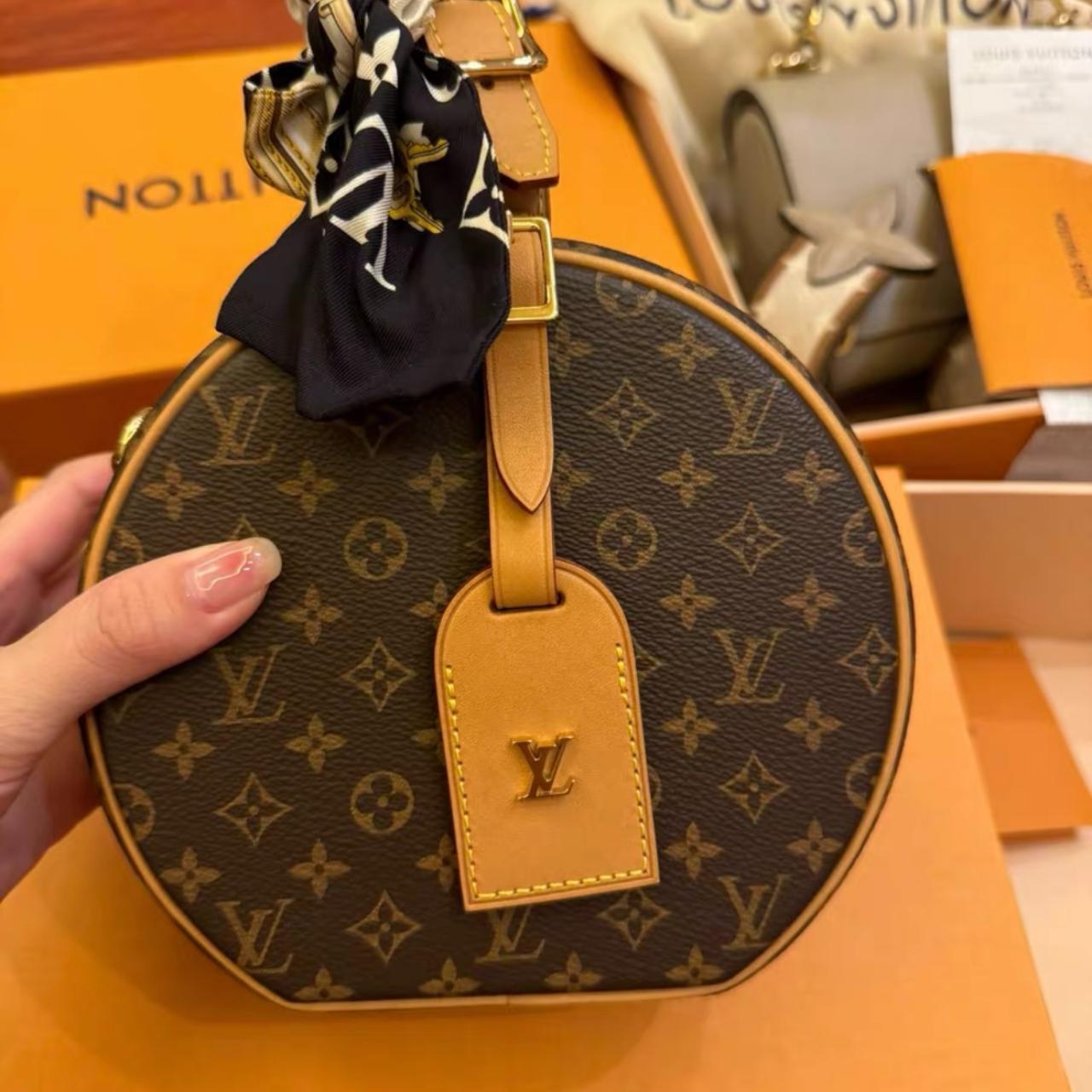 Chip Louis Vuitton petite boite medium size petite... - Depop