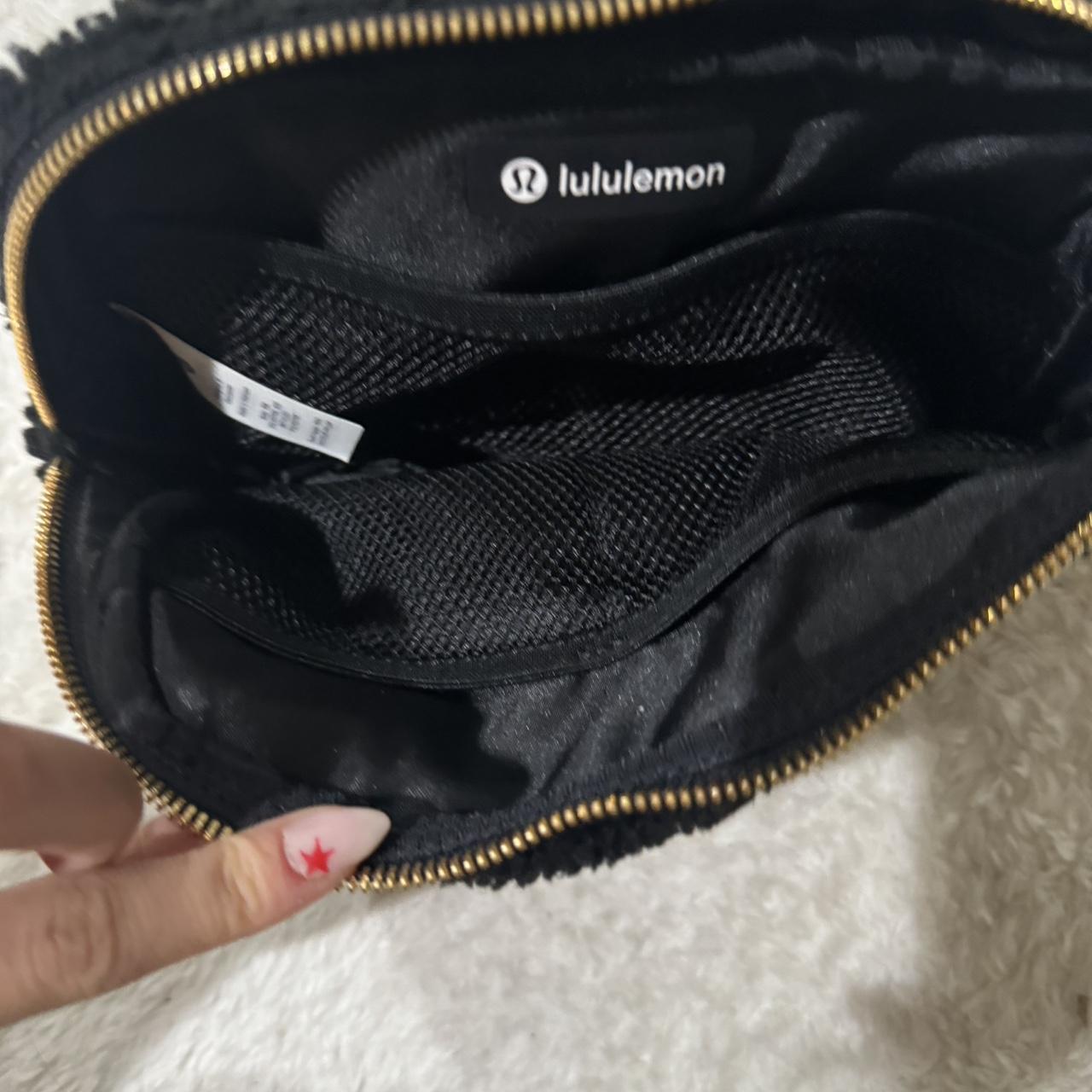 📸Lululemon fuzzy bag 📸Only used it once 📸originally... - Depop