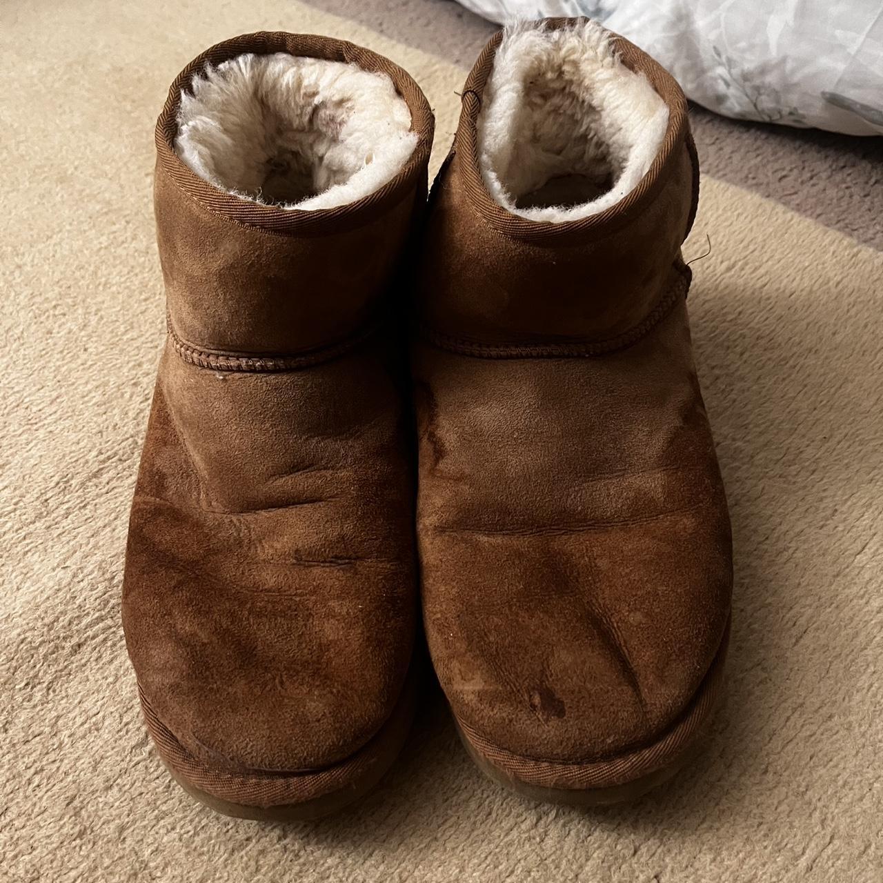 Uggs mini size 10 very comfy, warm, stylish | Depop