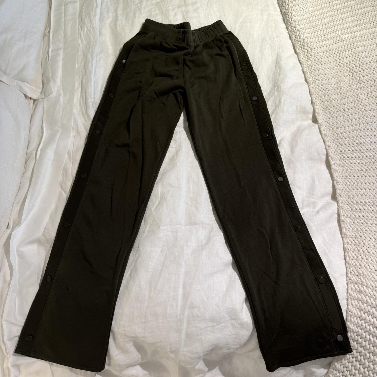 ARMY GREEN ALO YOGA BUTTON UP SWEATPANTS (more fitted) - Depop