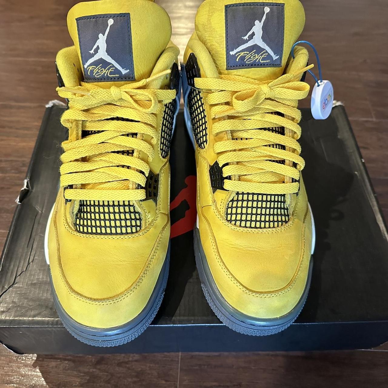 Men’s used yellow lighting 4s 11.5 Comes with box... - Depop