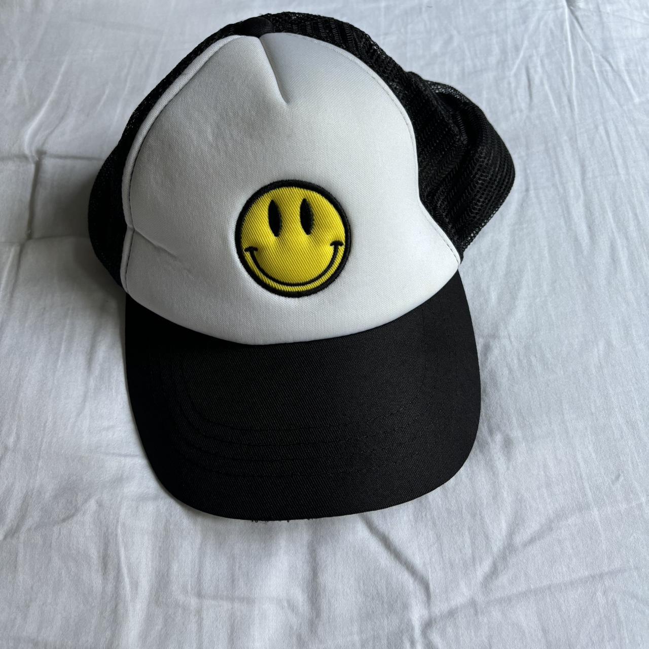 smiley face hat - Depop