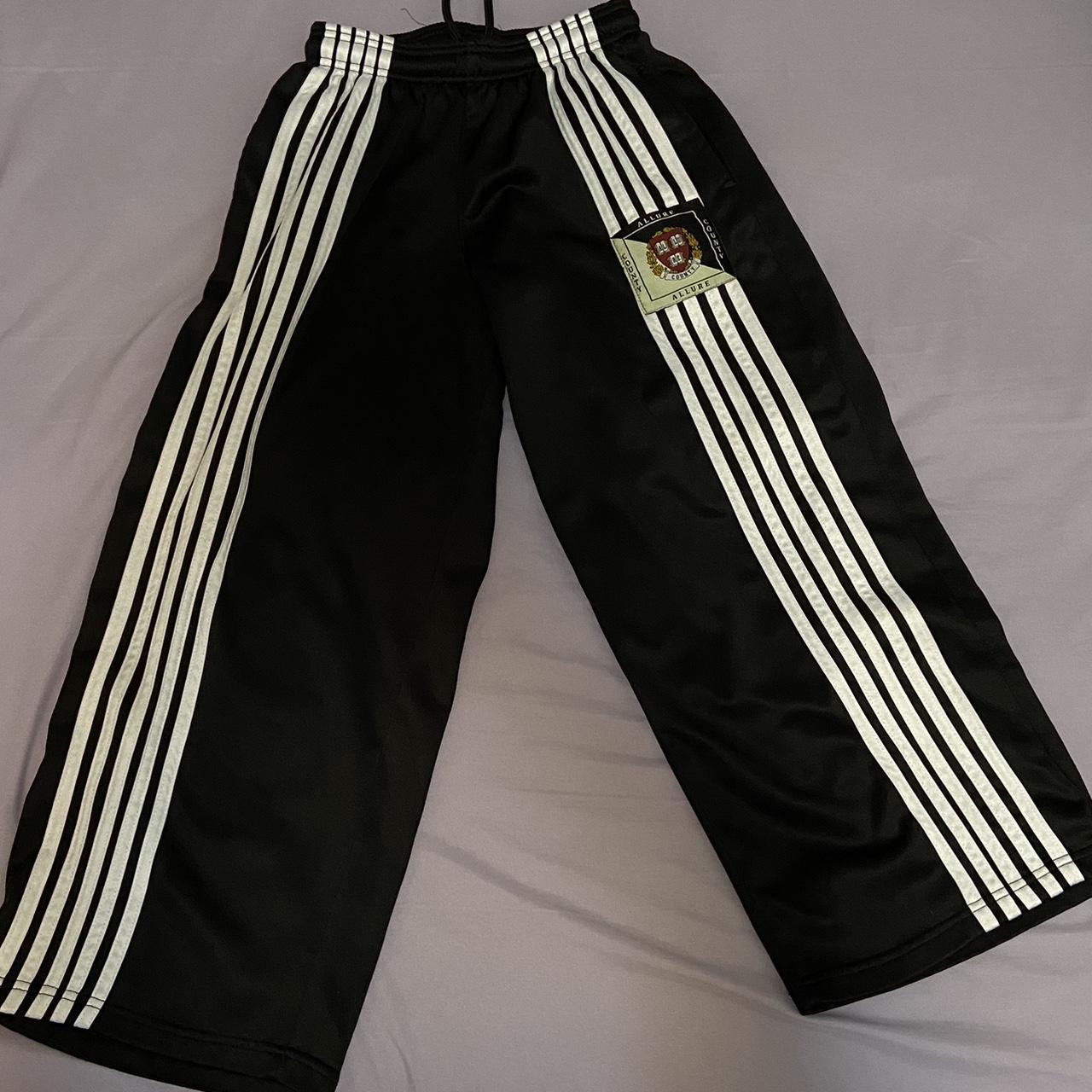 Allure county sweatpants 10/10 condition DM me if... - Depop