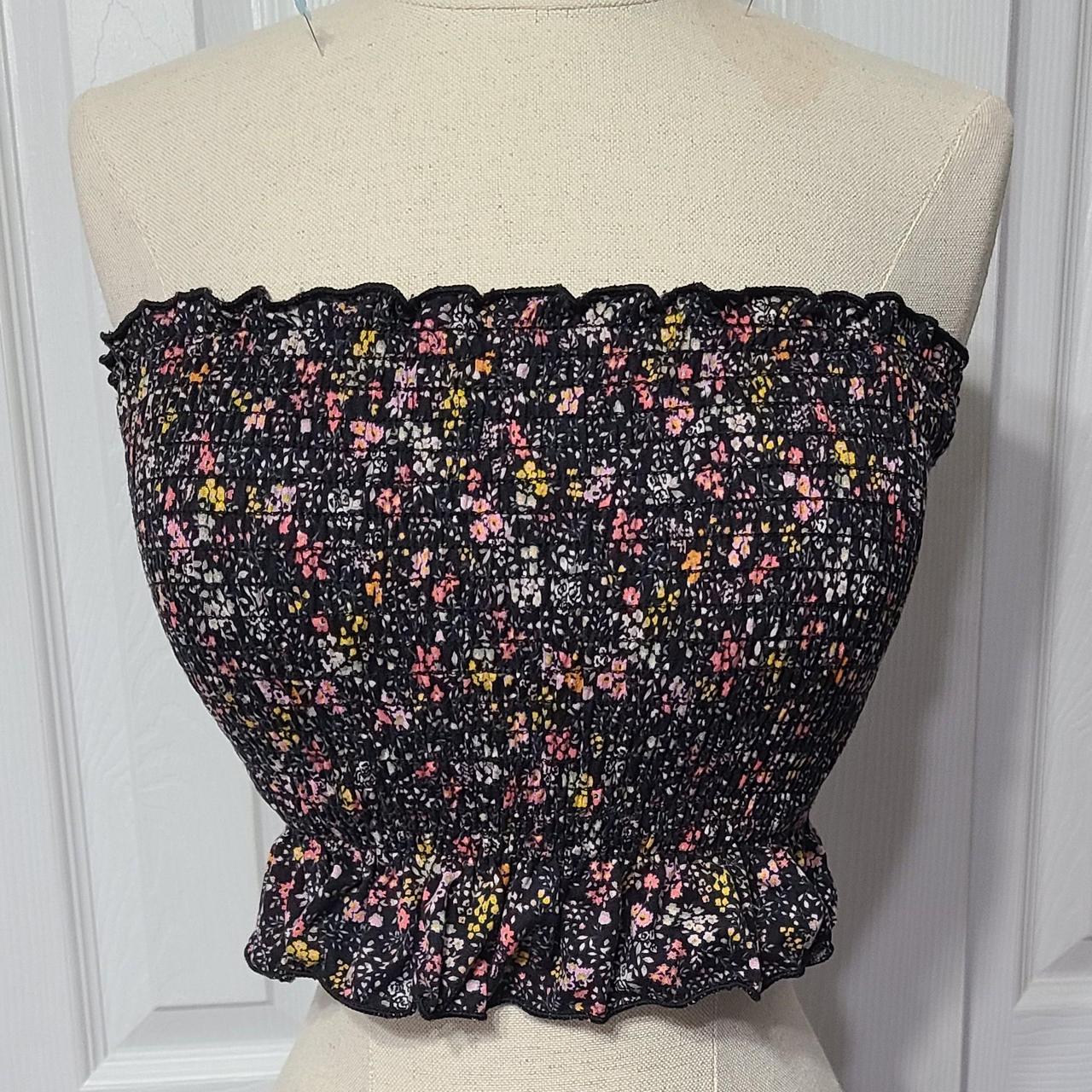 Cute floral expandable crop top. Super soft and... - Depop