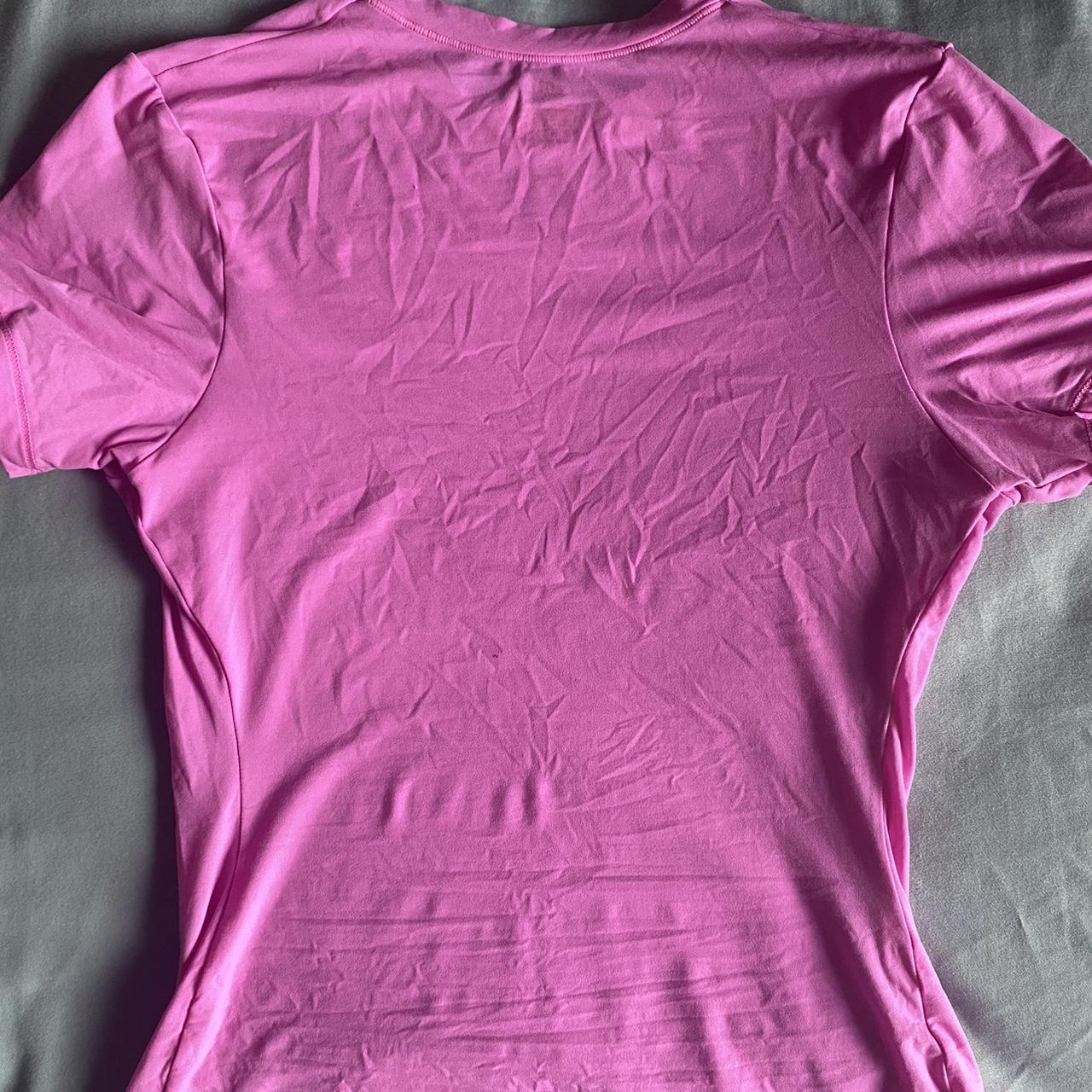 Skims fits everyone tee Never worn - but I did take... - Depop