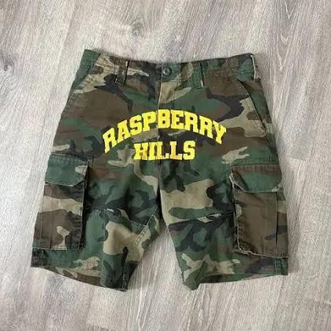 Raspberry Hills camo shorts Size 27” to... - Depop