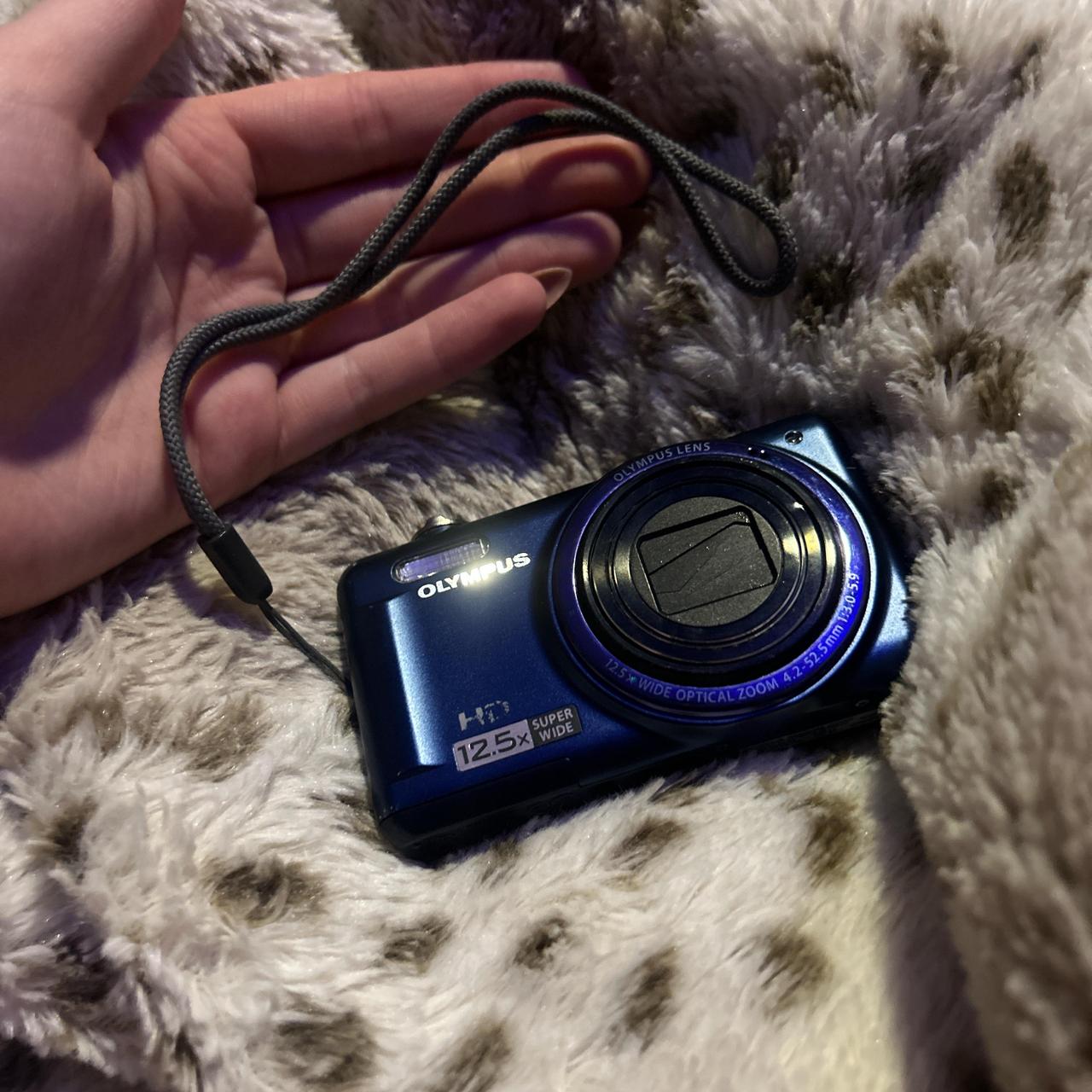 12.5 Olympus hd digital blue camera !! -pictures... - Depop