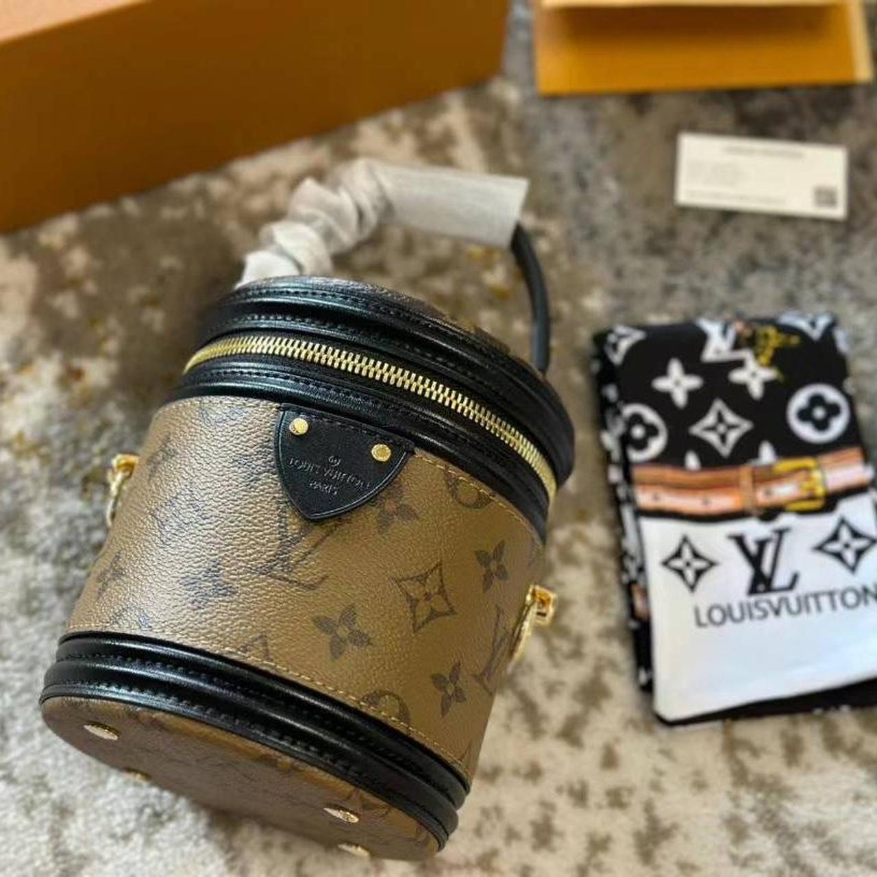 LV bucket bag 💟You can contact me and add mine... - Depop