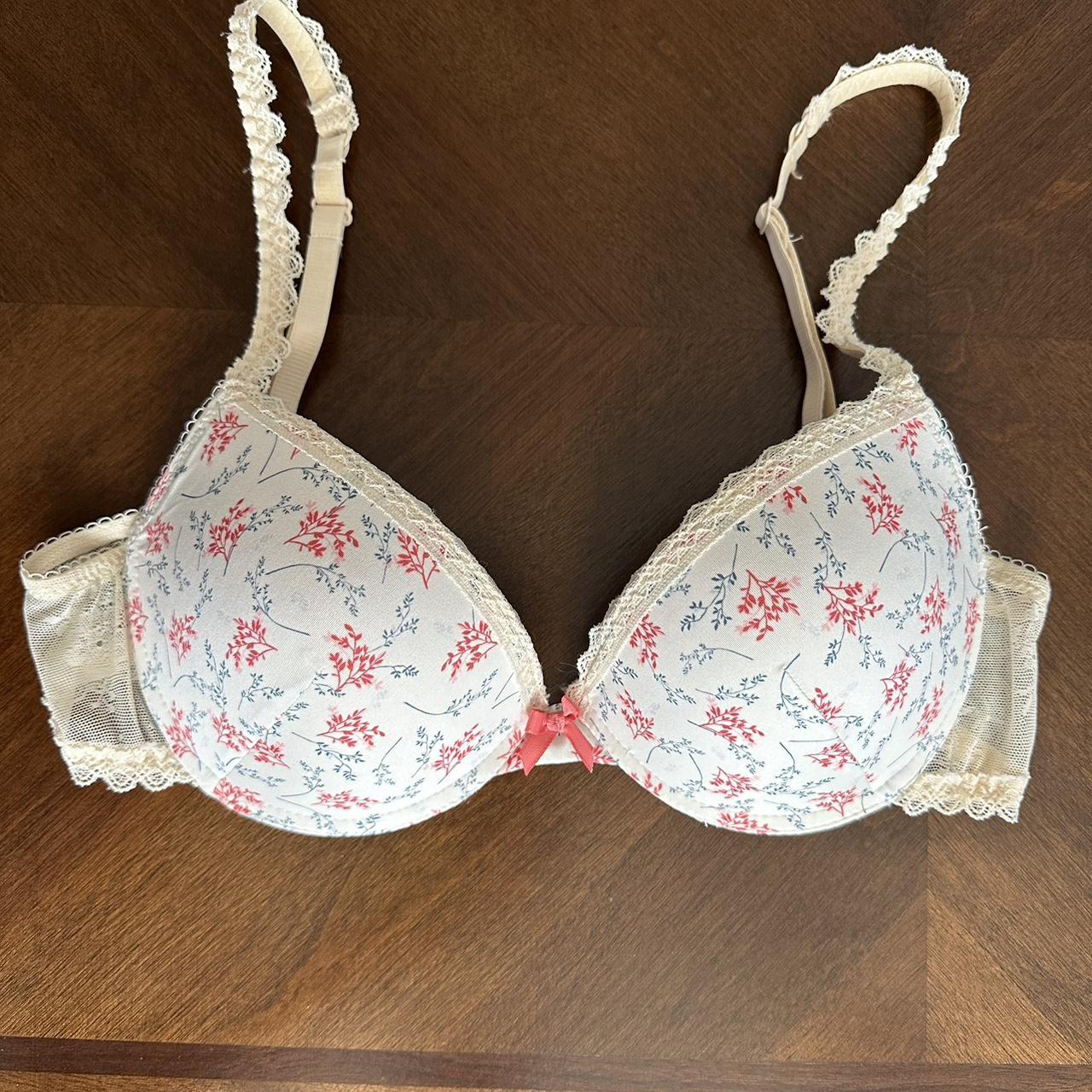Penti pushup floral bra lace size 36A - EUR 80B... - Depop